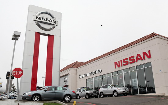 Renault, Nissan eye Russian carmaker: report