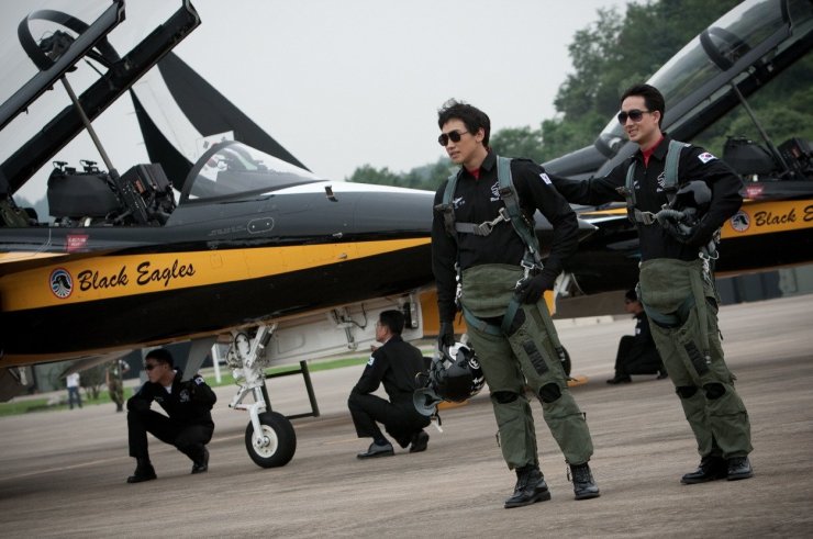 R2B : Return To Base ยุทธการโฉบเหนือฟ้า