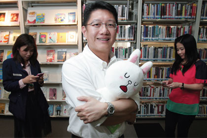 AIS : Win Between the “LINE”