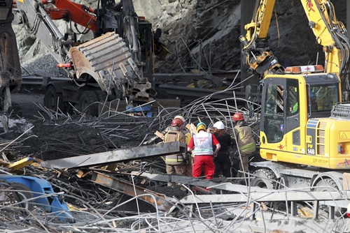 Photo Gallery Bridge collapse in Norway
