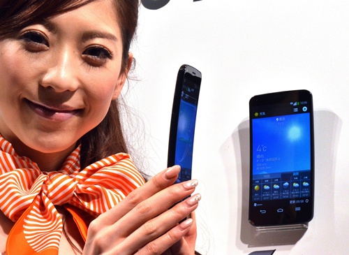 Big-screen "phablet" smartphone sales to soar: report