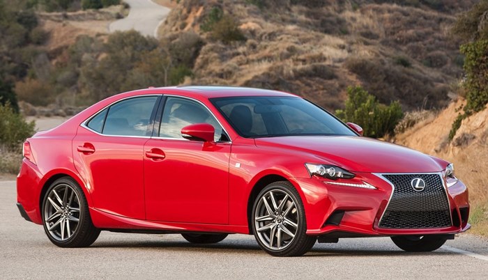 Lexus IS : เพิ่มความสดเรียกความสนใจ