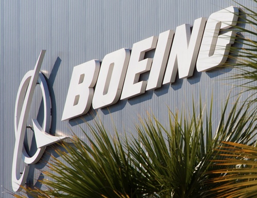 Boeing gets $1.49 bln order to build 13 surveillance planes