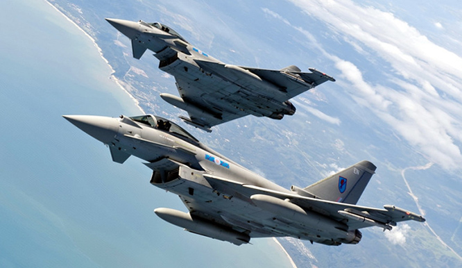 เปิดเบื้องหลังนาโต้ส่ง F-16, Typhoon ประกบตลอดทาง "หงส์ขาว" รัสเซียบิน ...
