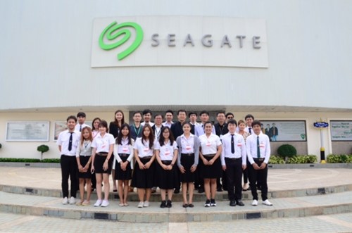 ซีเกท เทคโนโลยี ต้อนรับนิสิตนักศึกษาที่มาเยี่ยมชมการทำงาน