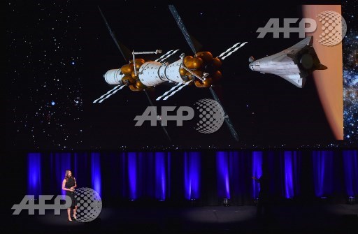 Lockheed Martin Unveils Reusable Water Powered Mars Lander