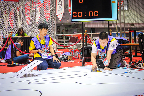 นร.ไทยกวาด 10 รางวัลแข่งขันหุ่นยนต์นานาชาติ Robot Challenge 2018 ที่จีน