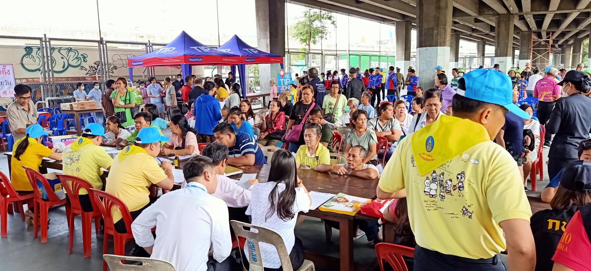 TIP Smart Assist จิตอาสาลงพื้นที่คลองขวาง ช่วยชาวบ้านที่โดนไฟไหม้