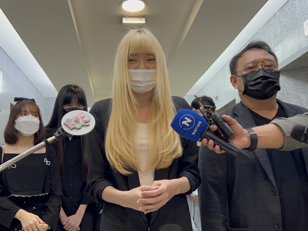 “รุ้ง วง Wisdom” ร้อง ปอท.ล่าตัวคนคอมเมนต์ขู่ฆ่าขณะไลฟ์สด