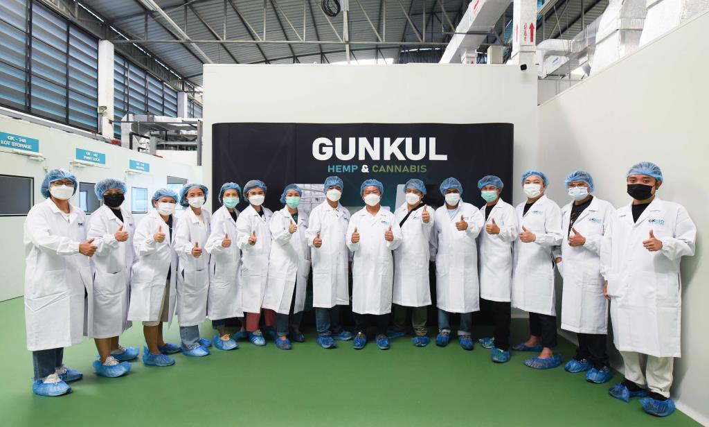 GUNKUL เปิดอาณาจักรโรงเพาะปลูกกัญชง-โรงสกัด CBD ให้สื่อเยี่ยมชม