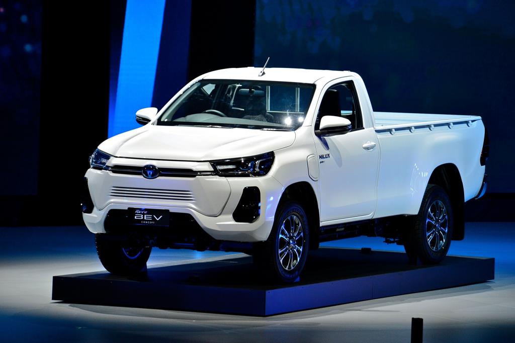 Toyota ประกาศเปิดตัวกระบะไฟฟ้า IMV 0 และ REVO BEV Concept ปีหน้าในไทย