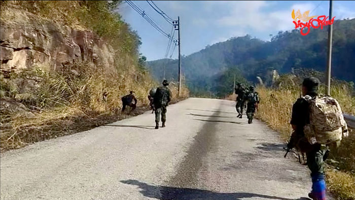 แตกกันแล้ว! 2 ทัพกะเหรี่ยงรบกันเอง KNLA 4 ปะทะทหาร “เนอดา เมียะ” ที่ทวาย