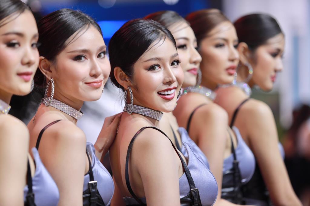 มาดับร้อนกันหน่อย “พริตตี้ มอเตอร์โชว์ 2023”