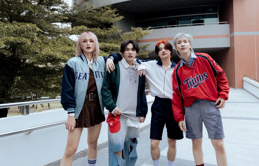 สลัดความดุดัน! วง 4MIX มาลุคส์สดใสรับเพลงใหม่ Hi Ya Ya (แค่มีเธอ)