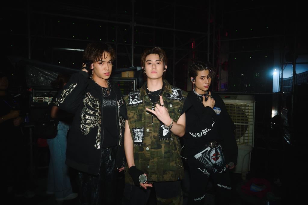 “TRINITY” ระเบิดความมันส์ บนเวที “Seen Festival” ที่เวียดนาม