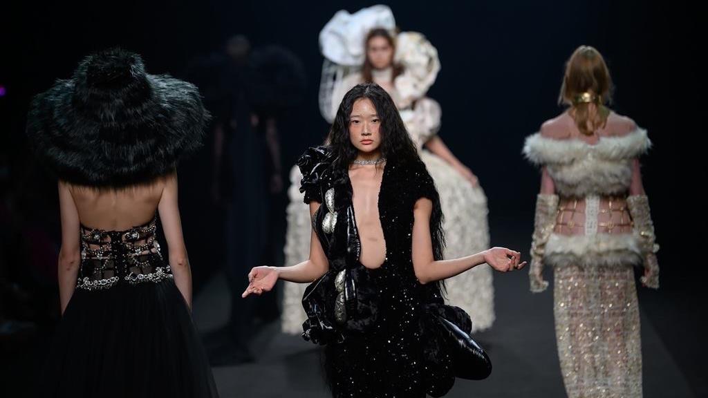 FLYNOW ปลุกกระแสนางงามฟีเวอร์ ด้วยแฟชั่นสตรีทสไตล์ของ วีนา