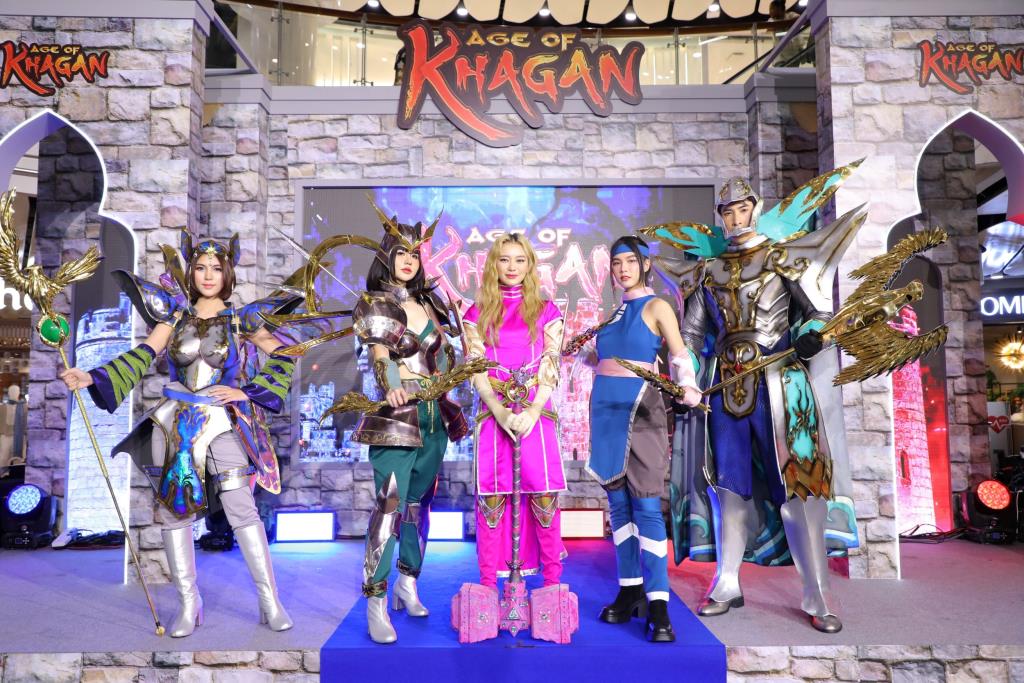 “แพรวา ณิชาภัทร” แปลงโฉม แต่งคอสเพลย์ นักบวช เปิดตัวเกมดังยุค 90 “Age ...