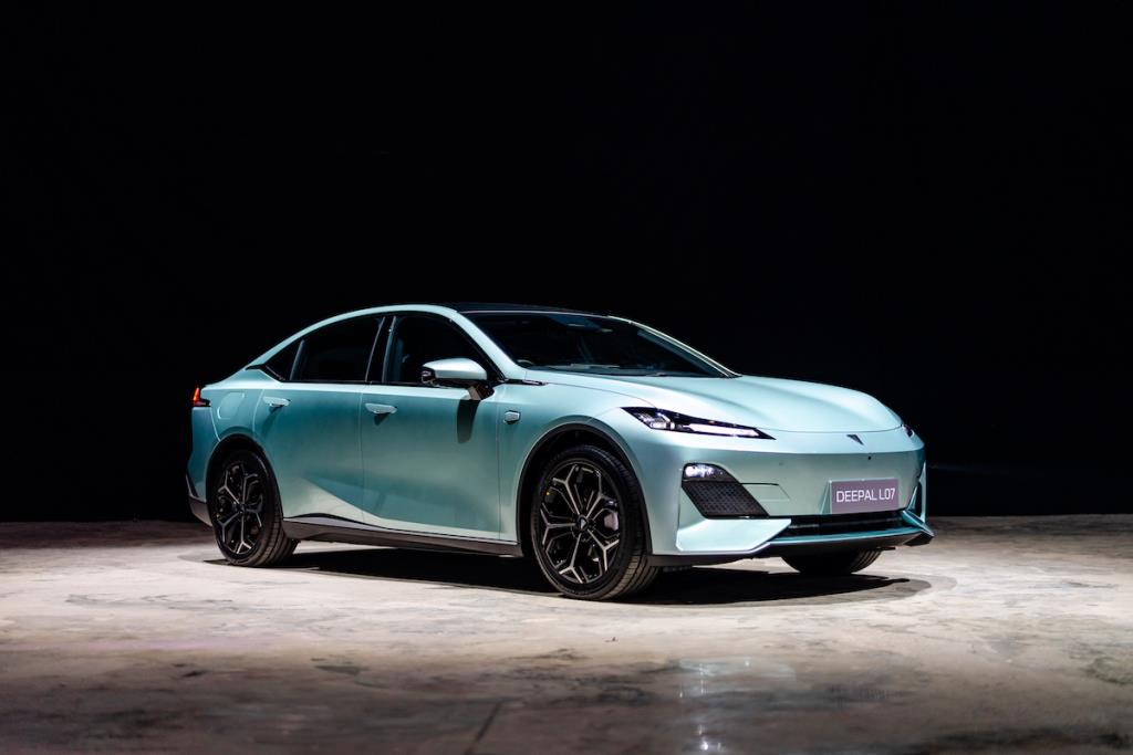 Deepal L07 สปอร์ต Fastback ขับหลัง กำลัง 285 แรงม้า วิ่งไกล 540 กม.