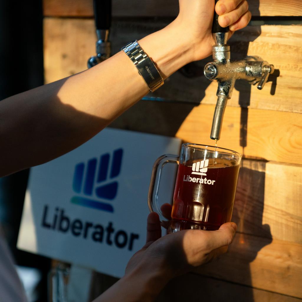 "Liberator" x "ประชาชนเบียร์" เปิดคอมมูนิตีการลงทุนสไตล์ใหม่ ในบรรยากาศสุดชิล