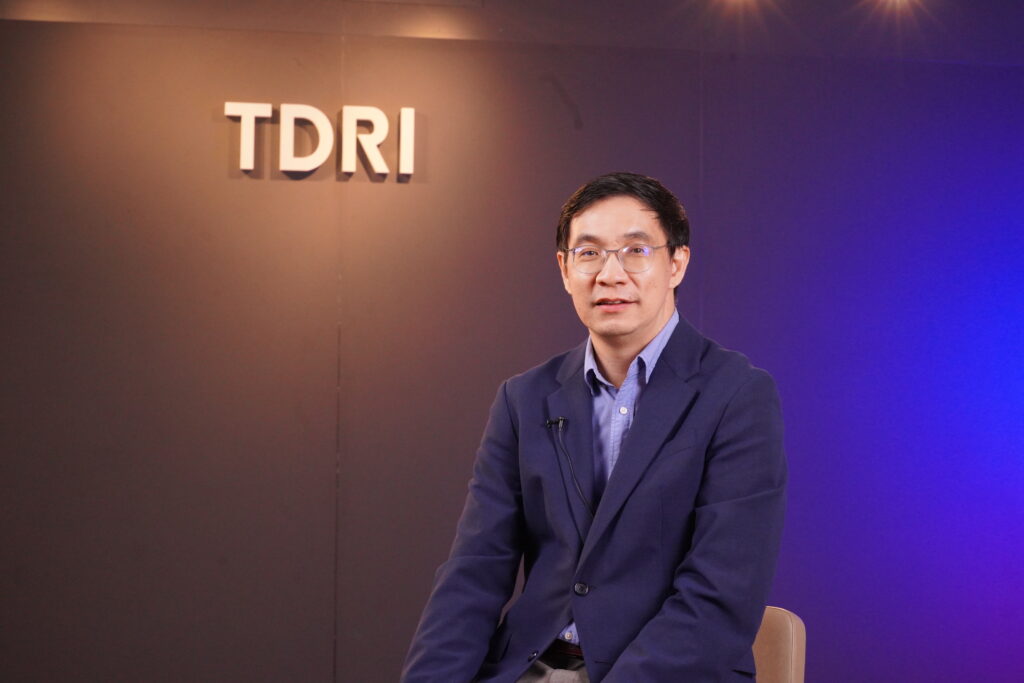 ประธาน TDRI แนะไทยปลดล็อก 3 ด้าน พาประเทศก้าวสู่การเปลี่ยนแปลงที่ดีขึ้น