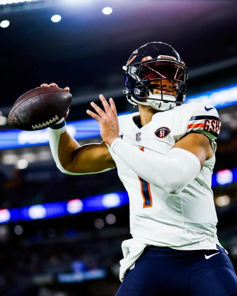 "จัสติน ฟิลด์ส" ของดีราคาถูกตลาด QB / MVP