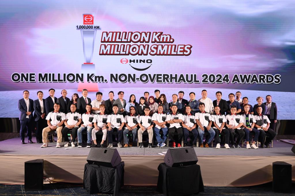 ฮีโน่จัดงาน ล้านกิโล ล้านรอยยิ้ม Million Km. Million Smiles มอบรางวัล ...