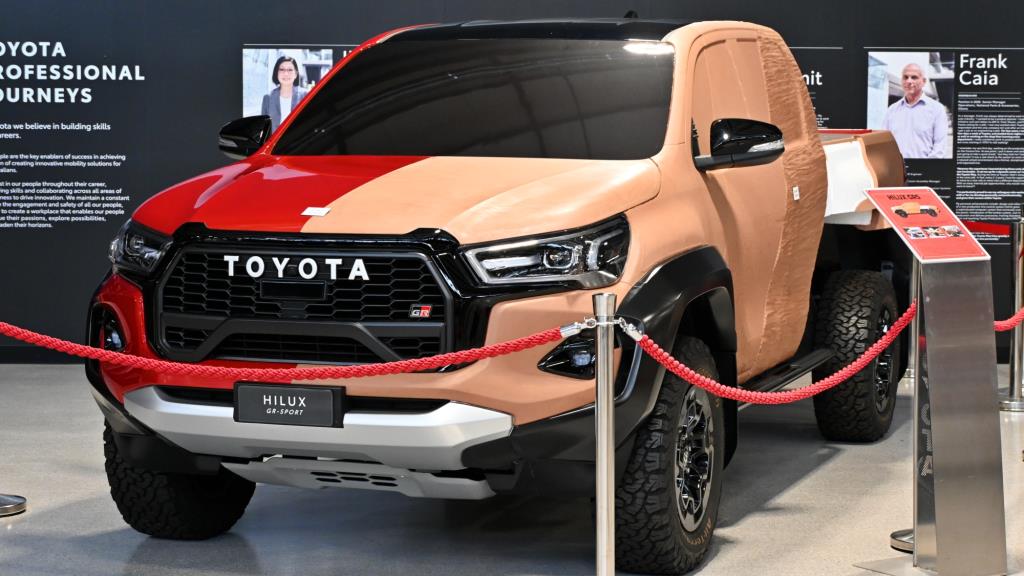 พาชม Clay Model ต้นแบบ Toyota Hilux GR Sport