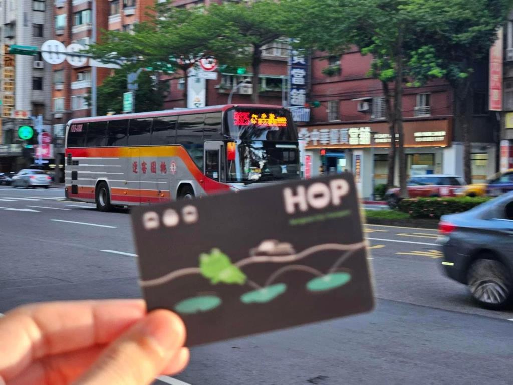 ‘ไทยสมายล์บัส’ ยึด 'ไต้หวันโมเดล' ต่อยอดบัตร HOP Card ดึง 300 ร้านค้า ...