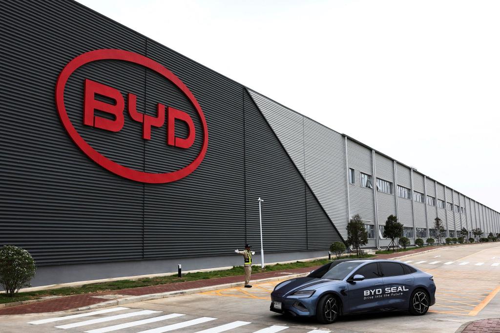 รายงานใหม่ชี้สิ้นปี 2024 BYD ย้ำแค้นโค่นเทสลา