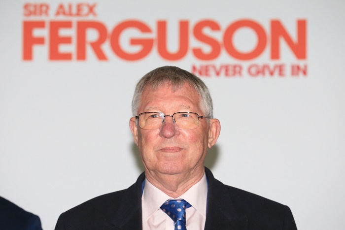 "แมนฯ ยูไนเต็ด" เซฟรายจ่าย 2.16 ล้านปอนด์ ปลด "เฟอร์กี" พ้นทูตสโมสร