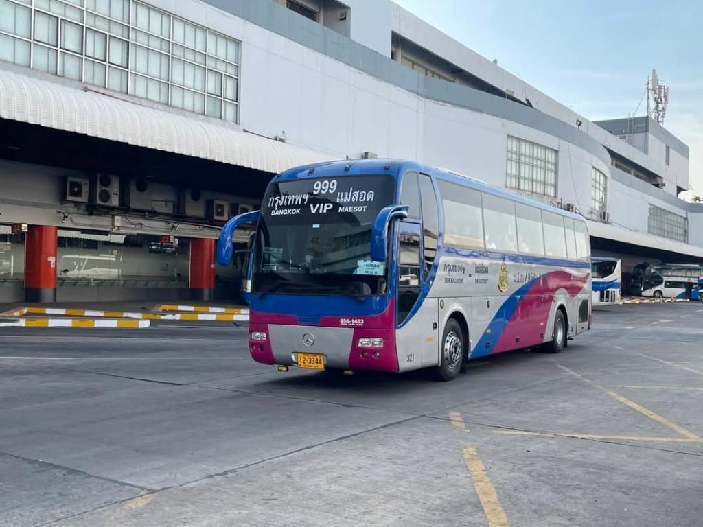 ผู้โดยสารพุ่ง 9 หมื่น -1 แสนคน/วัน บขส.จัดเดินรถบริการกว่า 67 เส้นทาง 233 เที่ยว