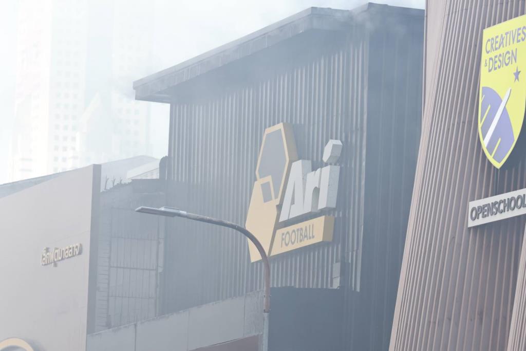 Photo Gallery ไฟไหม้ร้าน Ari Football สยามสแควร์ซอย6 ล่าสุดควบคุมเพลิง ...