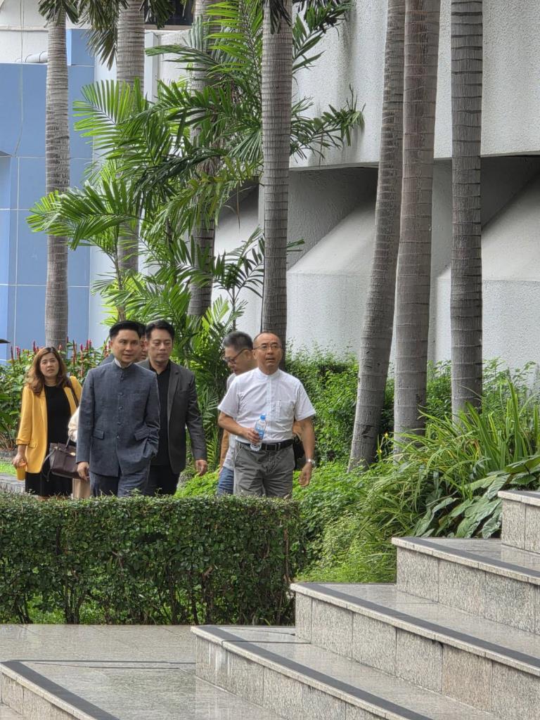 "ยุทธิยง-อัญชะลี" ถึงศาลอาญา รอฟังฎีกาคดีบุก NBT ปี 2551