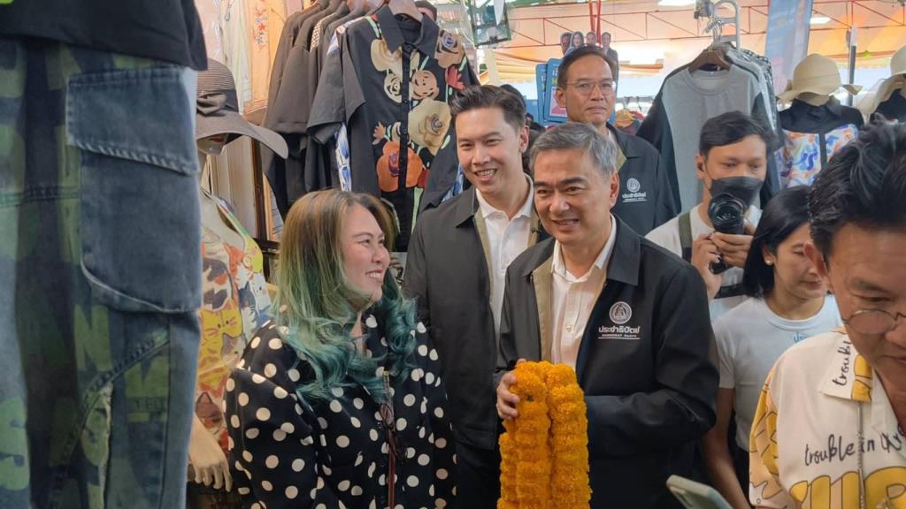 "มาร์ค" ขอบคุณโพลให้ปชป.ที่ 4 ชี้รบ.ผสมวางตำแหน่งยาก ปชช.โหวตโนมองมี ...